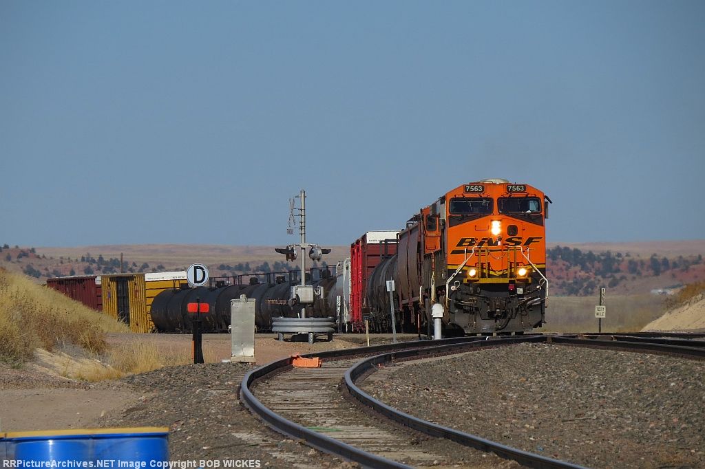 BNSF 7563
